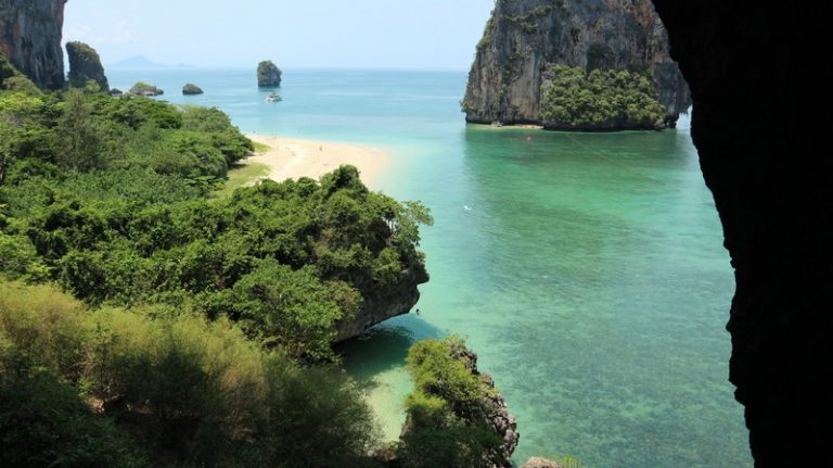 Railay beach: viewpoints and what to explore - While You Stay Home