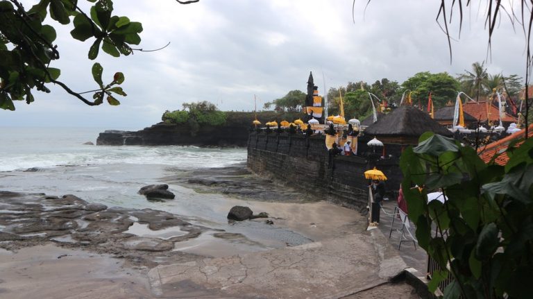 Canggu: visiting temples, rice fields and beaches - While You Stay Home