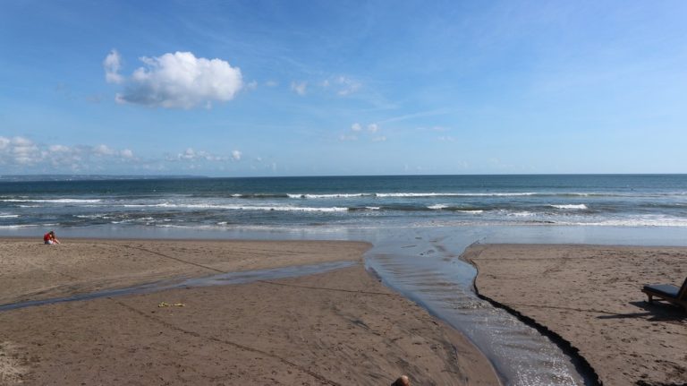Canggu: visiting temples, rice fields and beaches - While You Stay Home