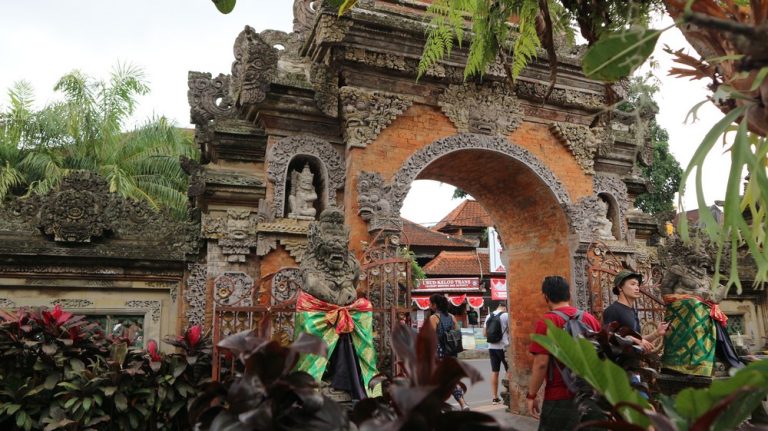 Ubud: exploring the city center - While You Stay Home