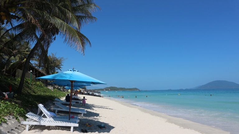 Reaching Doc Let Beach in Nha Trang by public bus - While You Stay Home