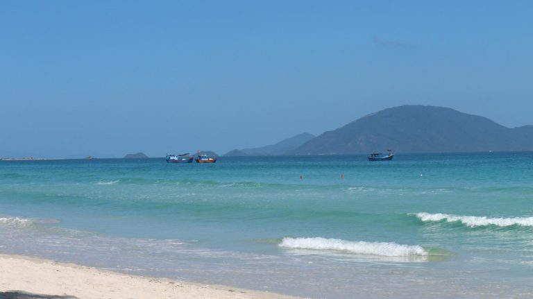Reaching Doc Let Beach in Nha Trang by public bus - While You Stay Home
